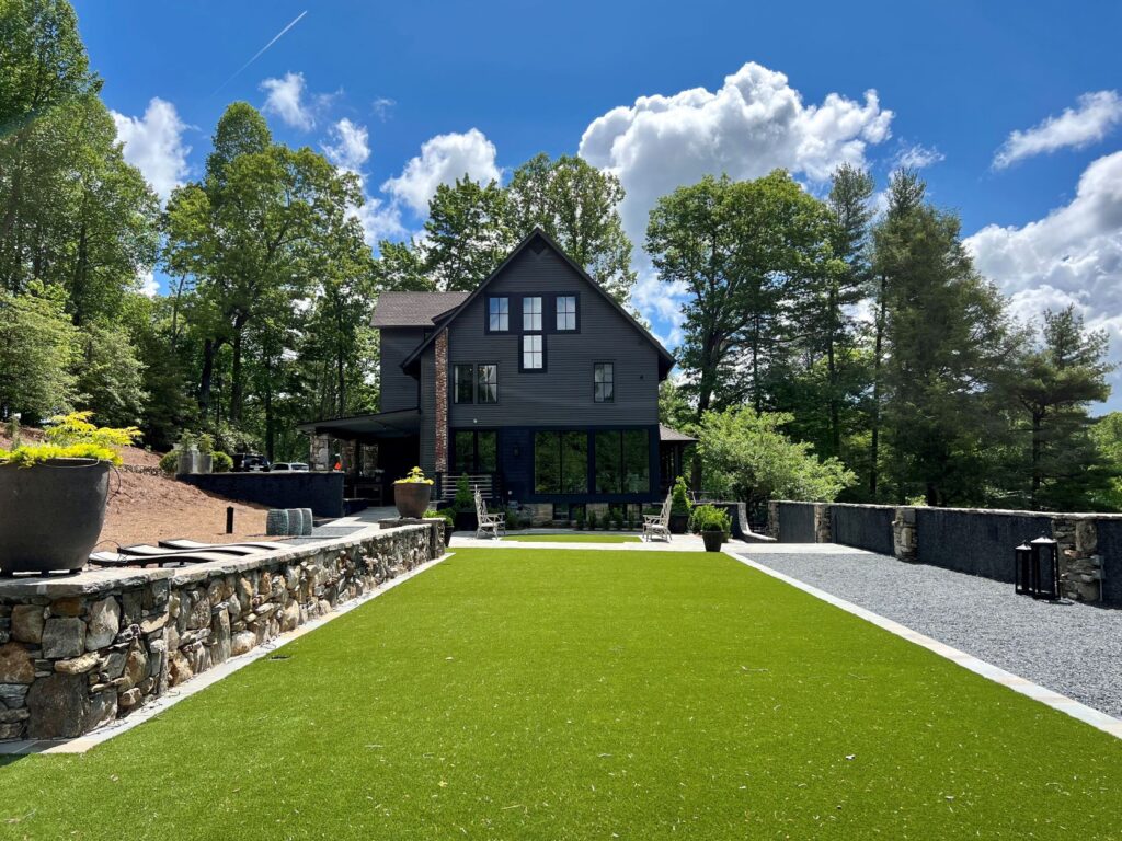 THE SALUDA INN | Saluda